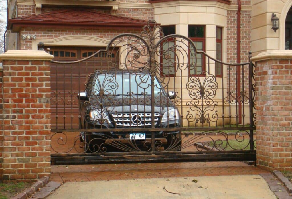 Cantilever Gate Kit - Small Standard (Max 17 ft., 1100 lbs.) – D.J.A ...